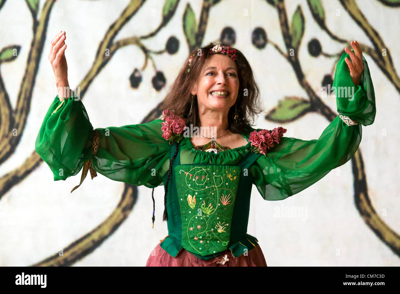 Sarah Finch (Titania) in 'The Lovers' Dreame' by William Shakespeare ...