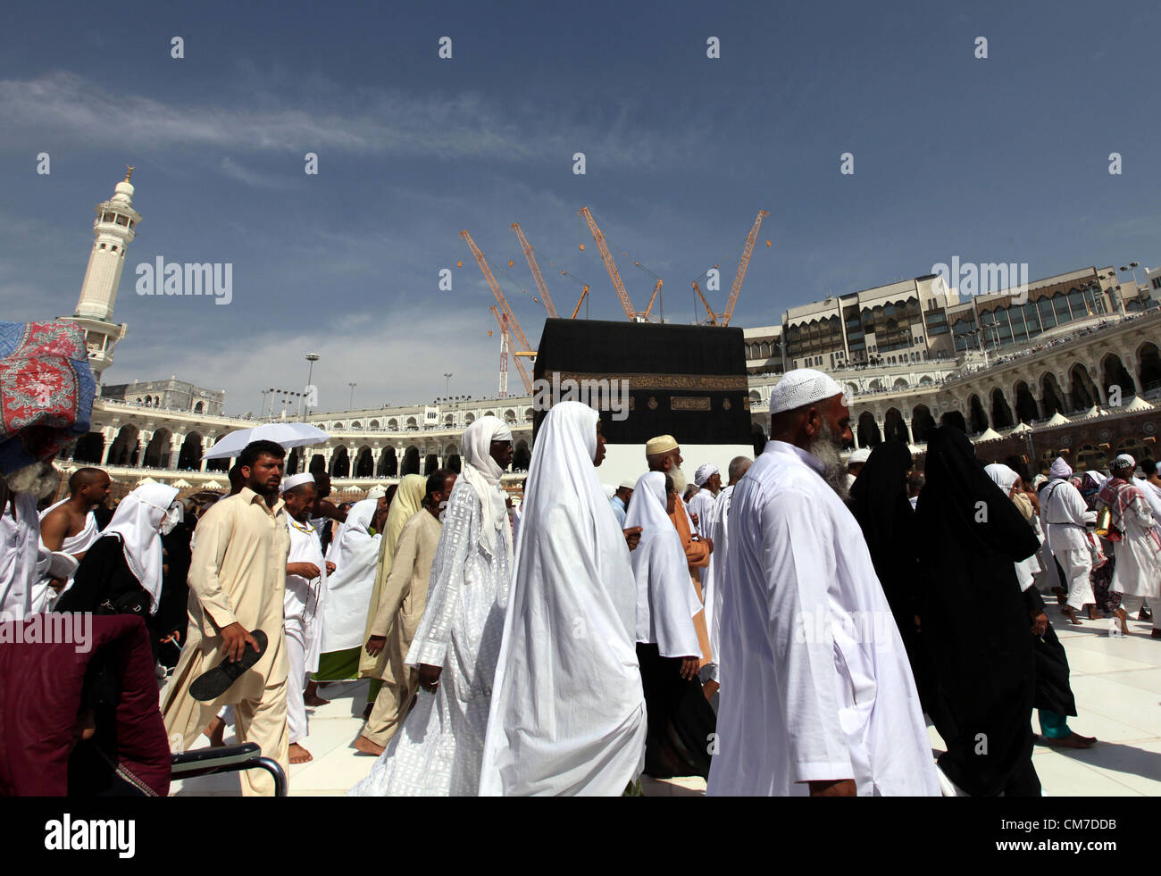 Muslims mecca kaaba walk hi-res stock photography and images - Alamy