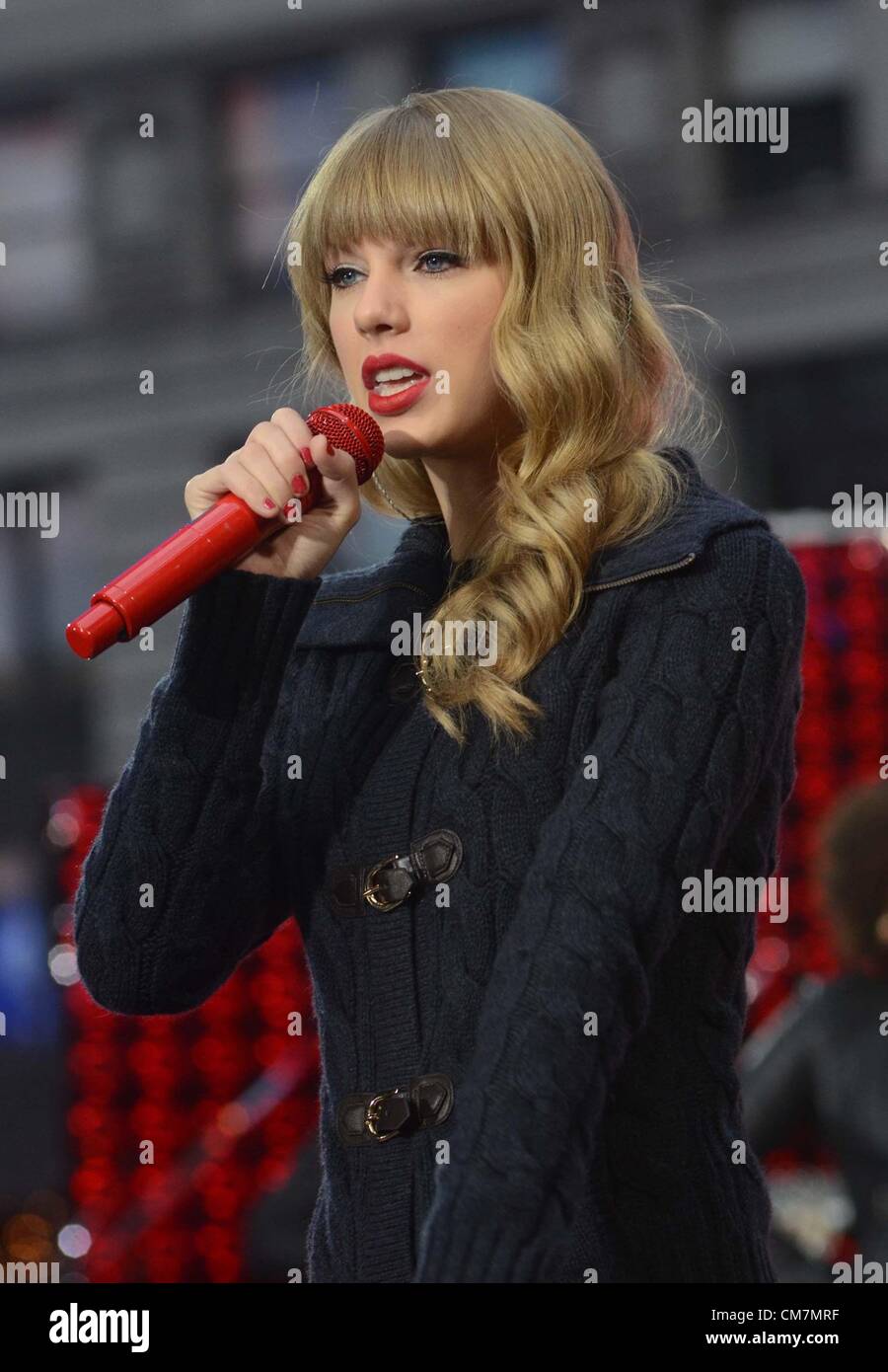 New York, USA. 23rd October 2012. Taylor Swift on stage for Good ...