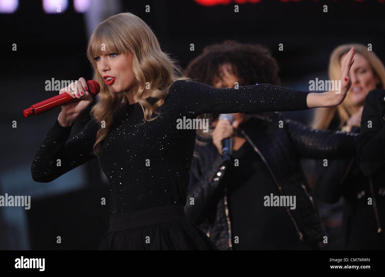 Taylor Swift on stage for Good Morning America (GMA) Concert with ...