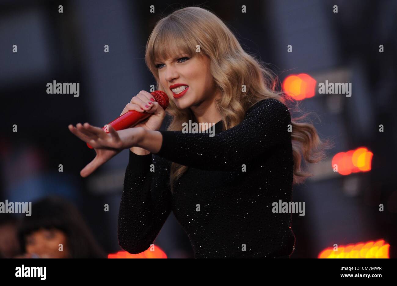 Taylor Swift on stage for Good Morning America (GMA) Concert with ...