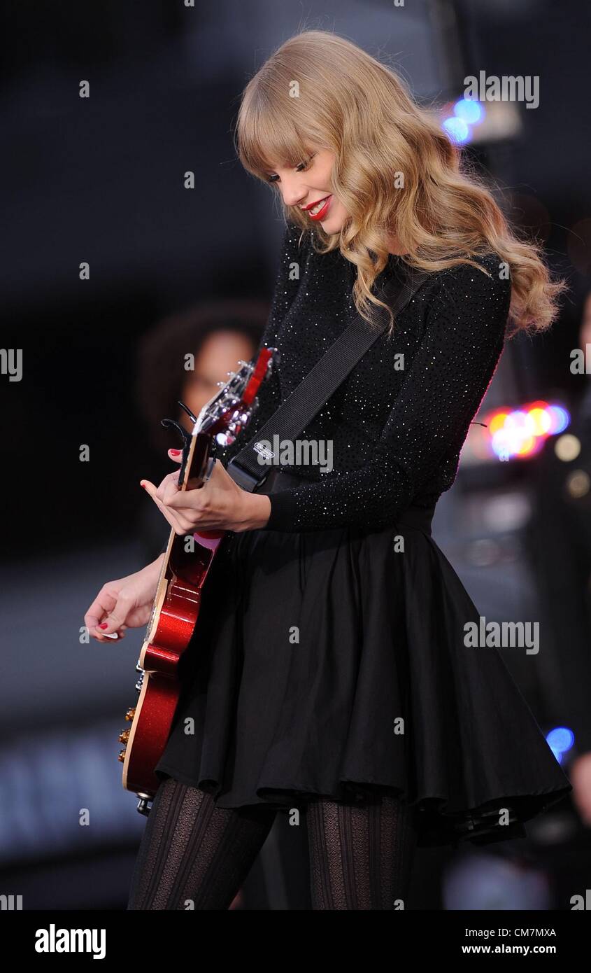 Taylor Swift on stage for Good Morning America (GMA) Concert with ...