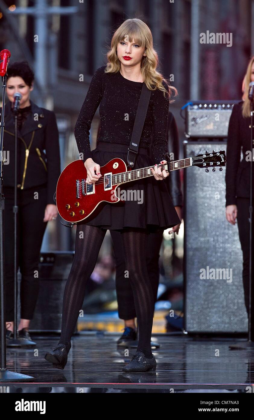 Taylor Swift on stage for Good Morning America (GMA) Concert with ...