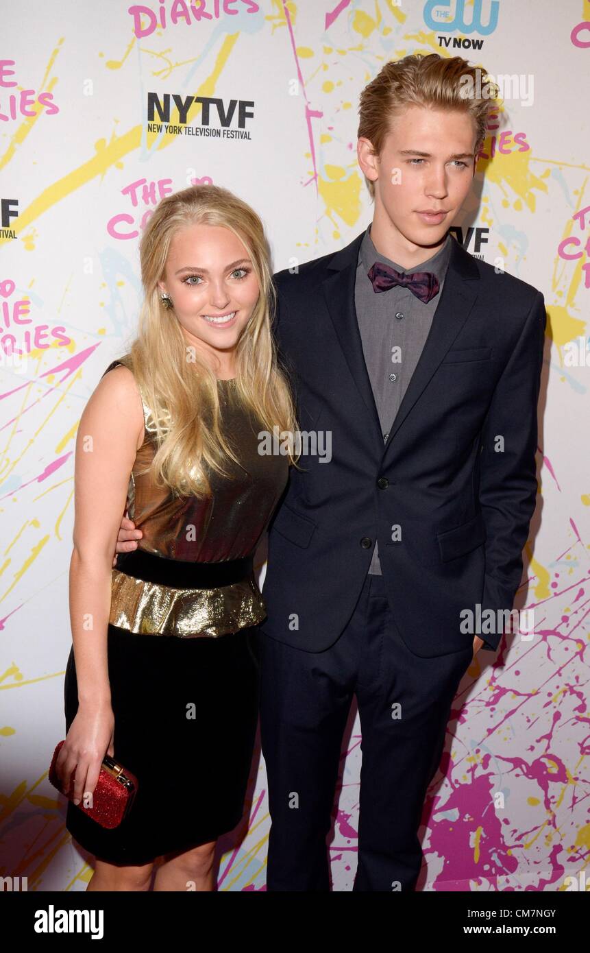 AnnaSophia Robb, Austin Butler at arrivals for THE CARRIE DIARIES ...