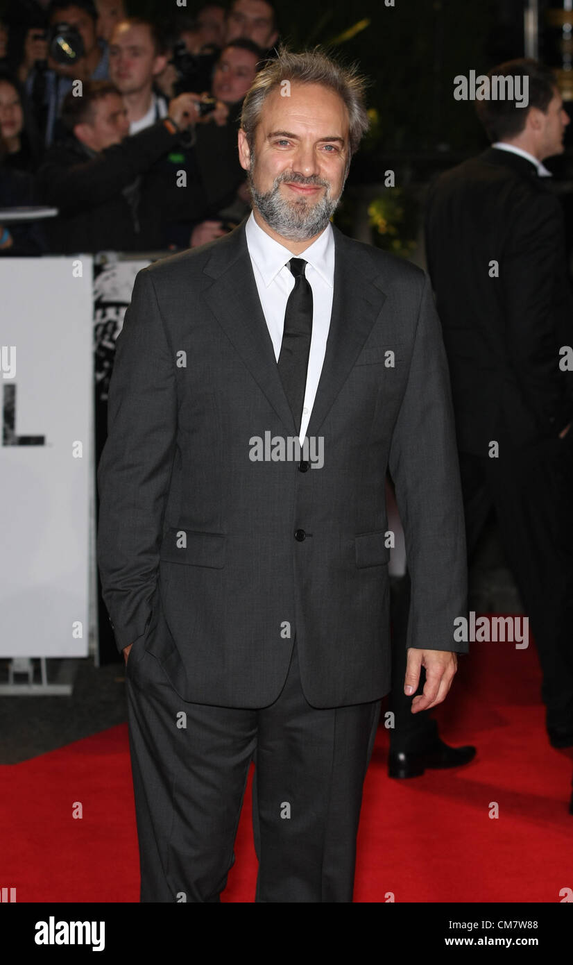 SAM MENDES SKYFALL.THE ROYAL WORLD PREMIERE LONDON ENGLAND UK 23 ...