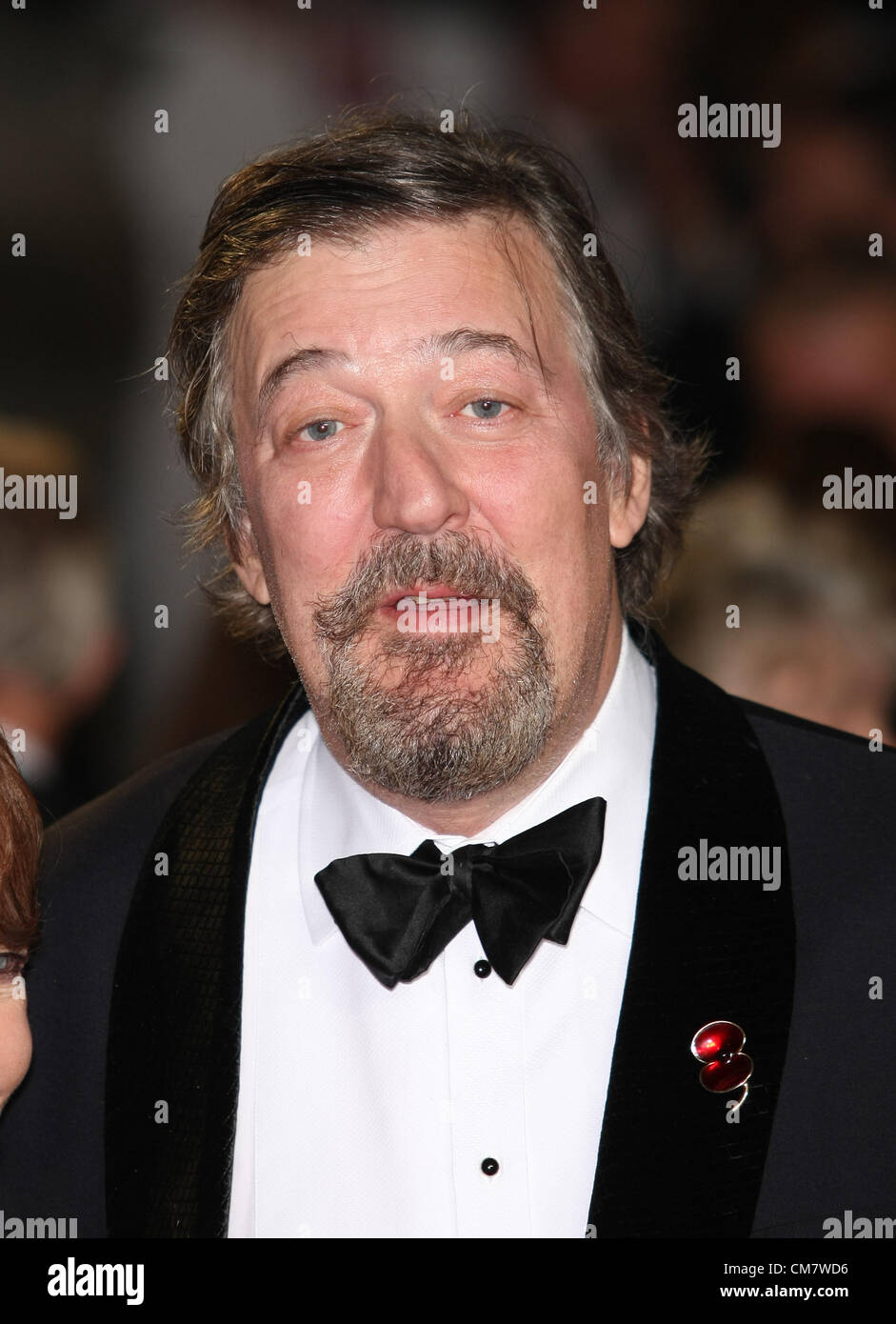 STEPHEN FRY SKYFALL.THE ROYAL WORLD PREMIERE LONDON ENGLAND UK 23 ...