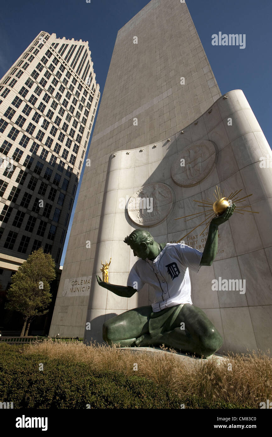 Oct. 25, 2012 - Detroit, Michigan, U.S - The statue in front of the ...