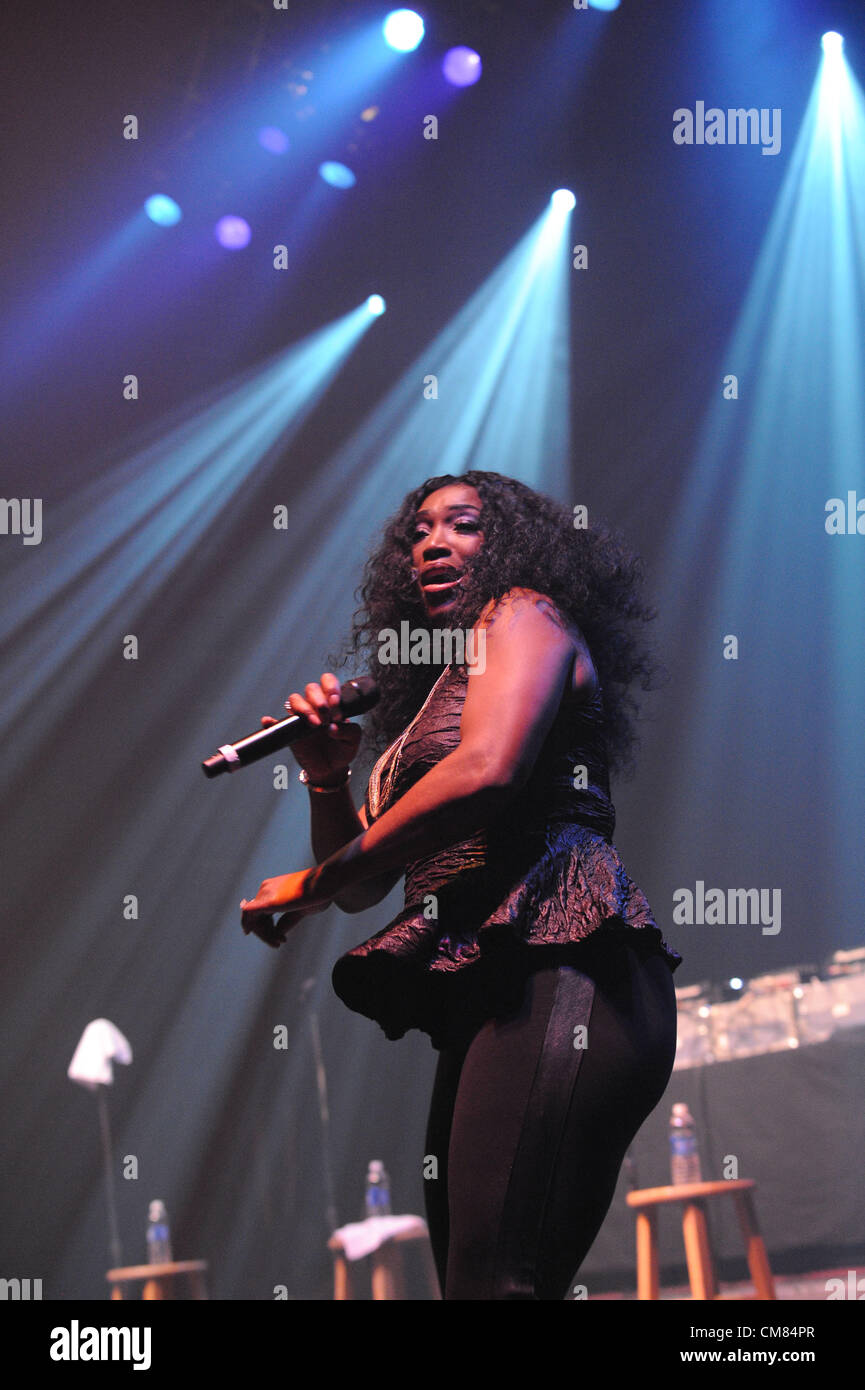 Oct. 25, 2012 - Philadelphia, Pennsylvania, U.S - R&B singer,TAMARA ...