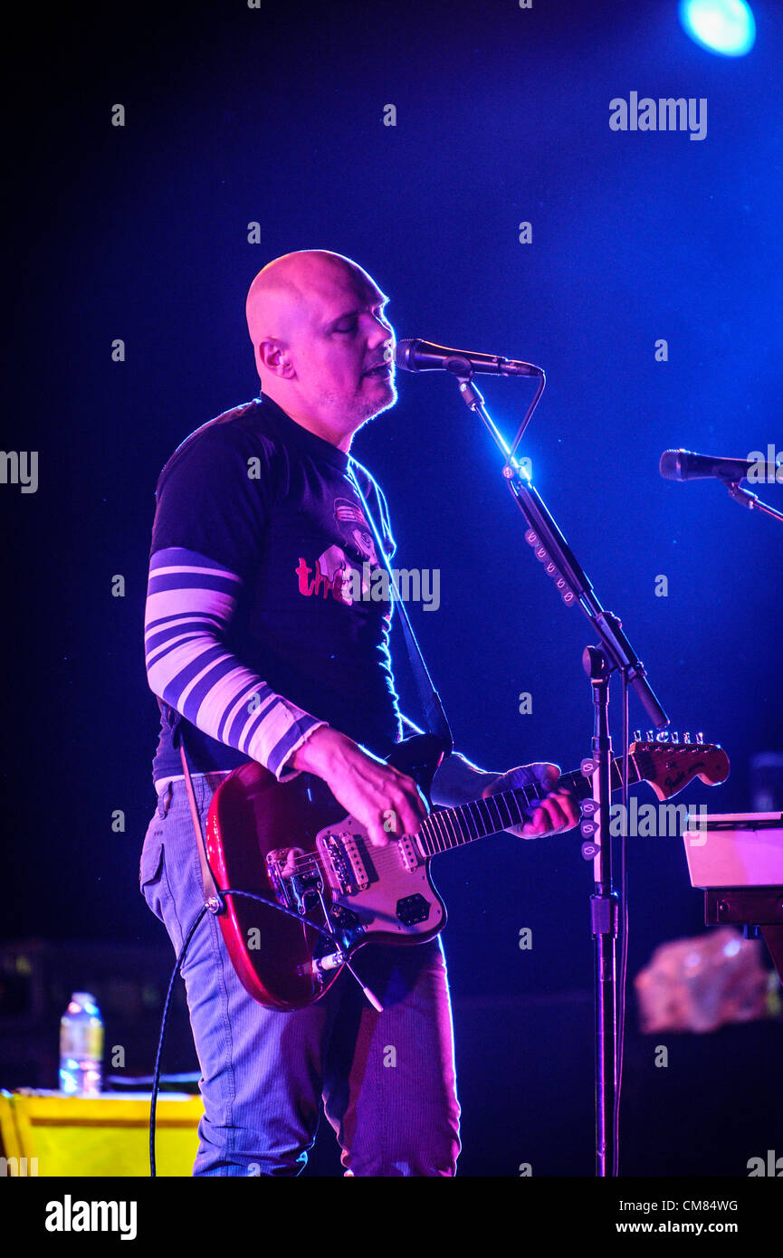 Billy lead singer smashing pumpkins hi-res stock photography and images ...