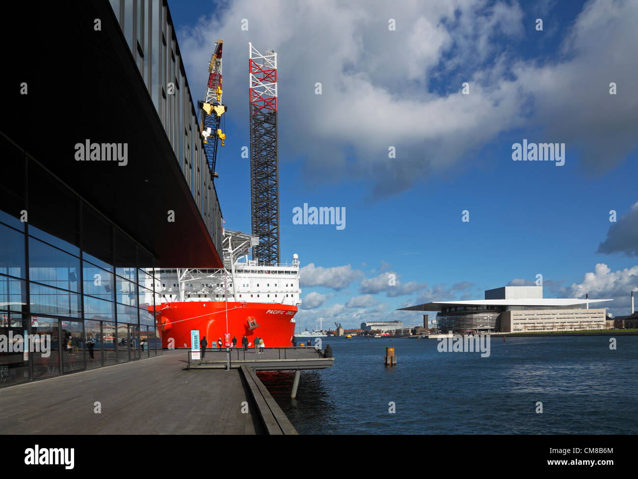 Offshore jack up installation vessels hi-res stock photography and ...