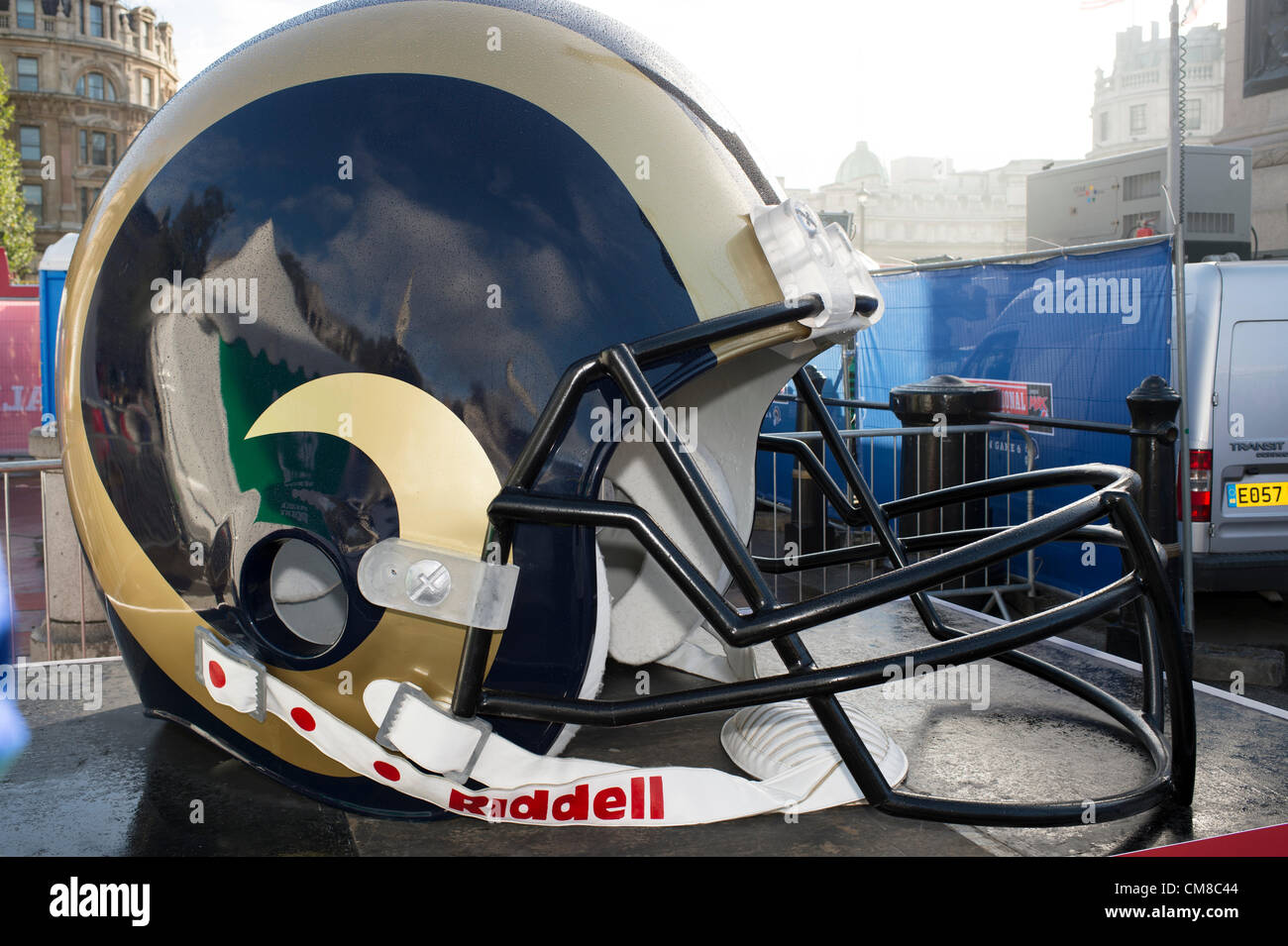 American footbal london hi-res stock photography and images - Alamy