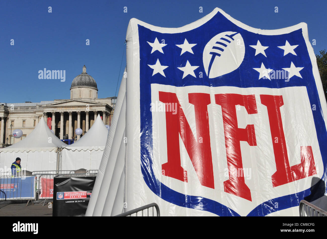 England football fan trafalgar square hi-res stock photography and ...