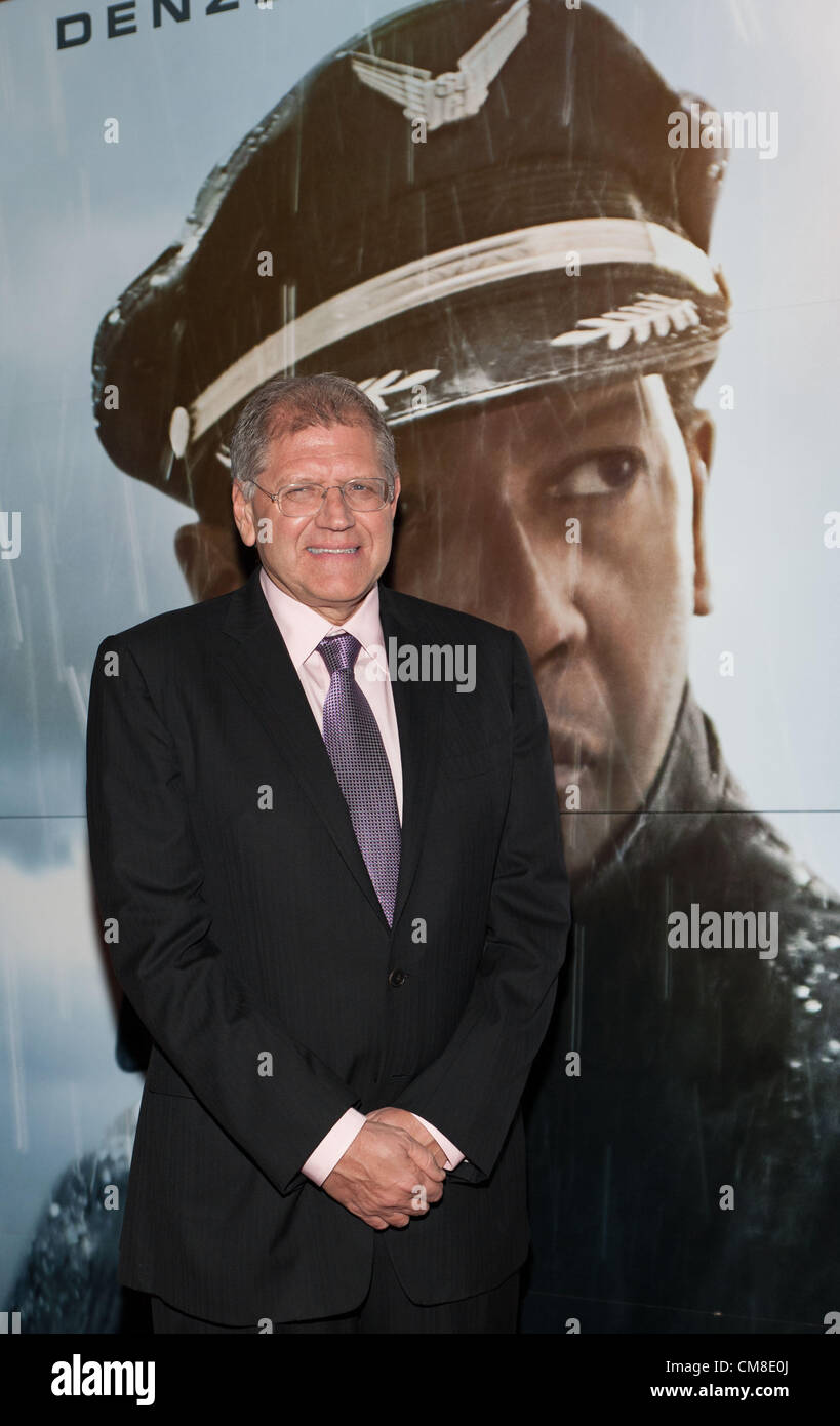 Kelly reilly and denzel washington hi-res stock photography and images ...