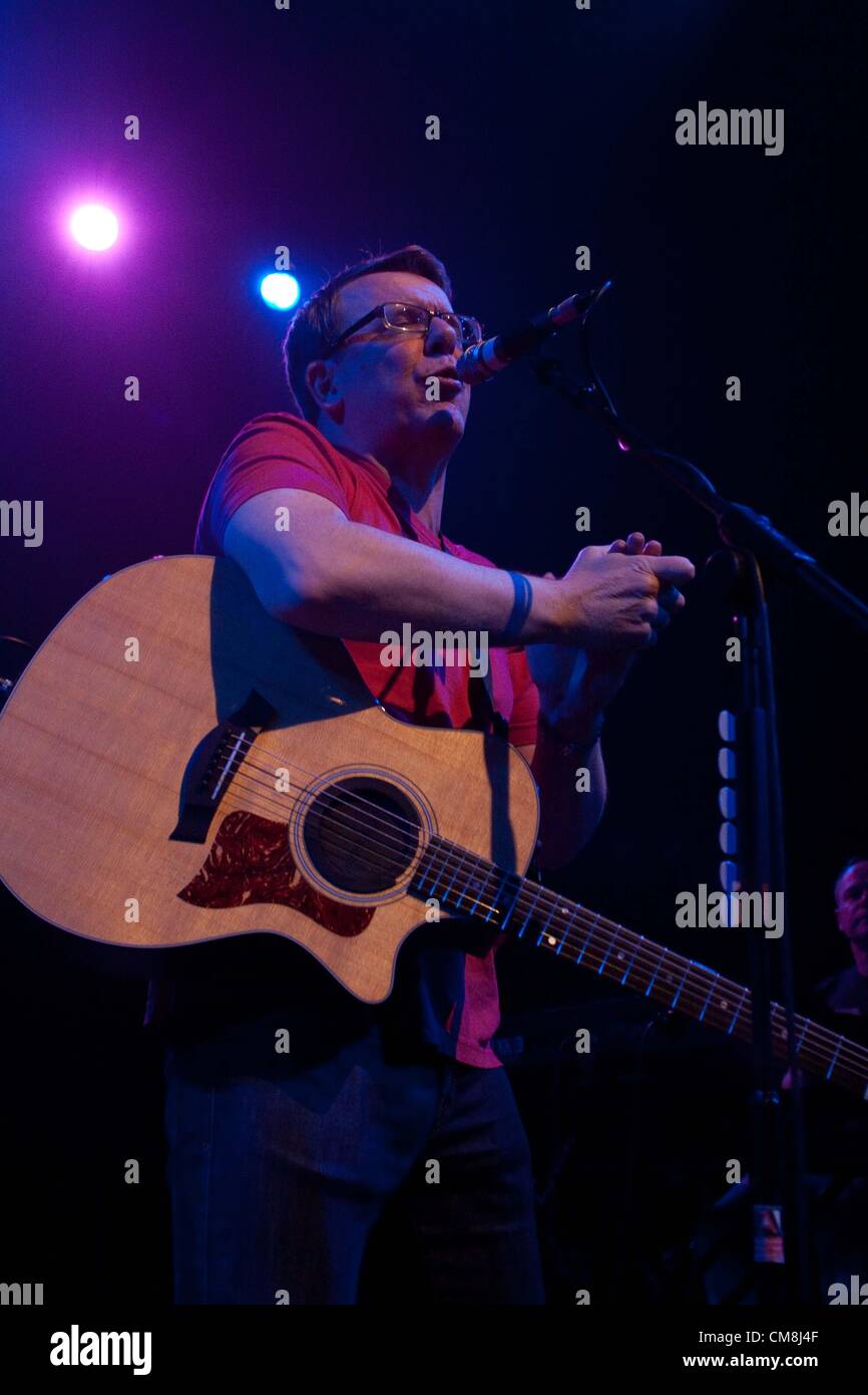 Charlie reid the proclaimers hi-res stock photography and images - Alamy
