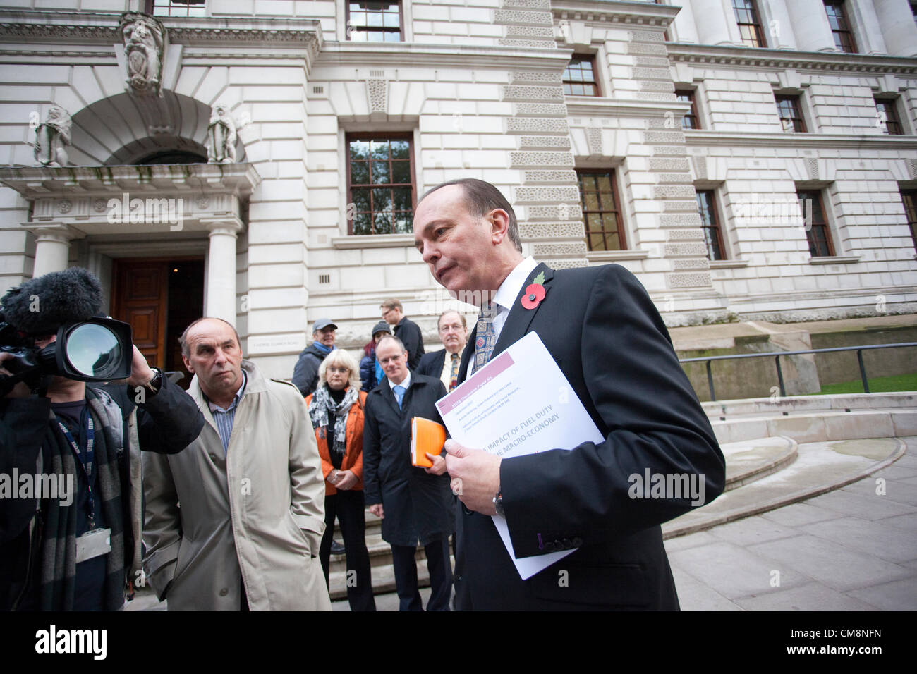 The Treasury, Whitehall, UK. 29.10.2012 Quentin Wilson delivers a ...