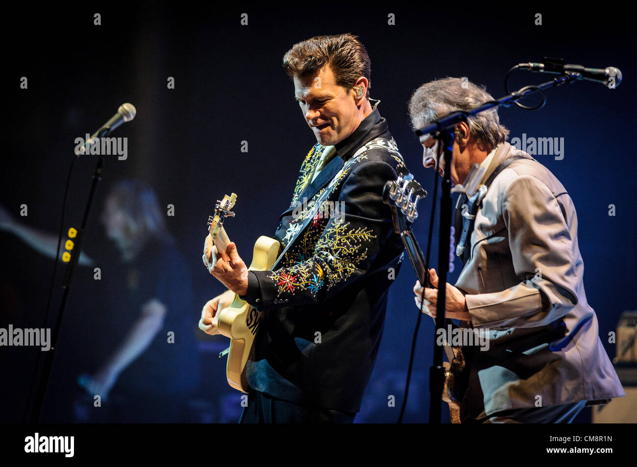 American singer chris isaak hi-res stock photography and images - Alamy