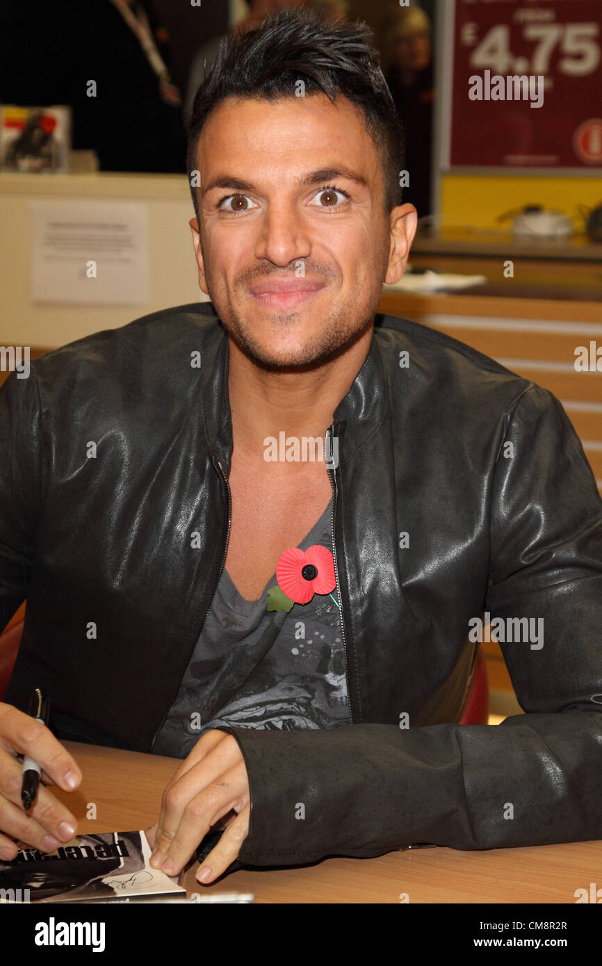 Peter Andre meets fans and signs copies of his new album 'Angels ...