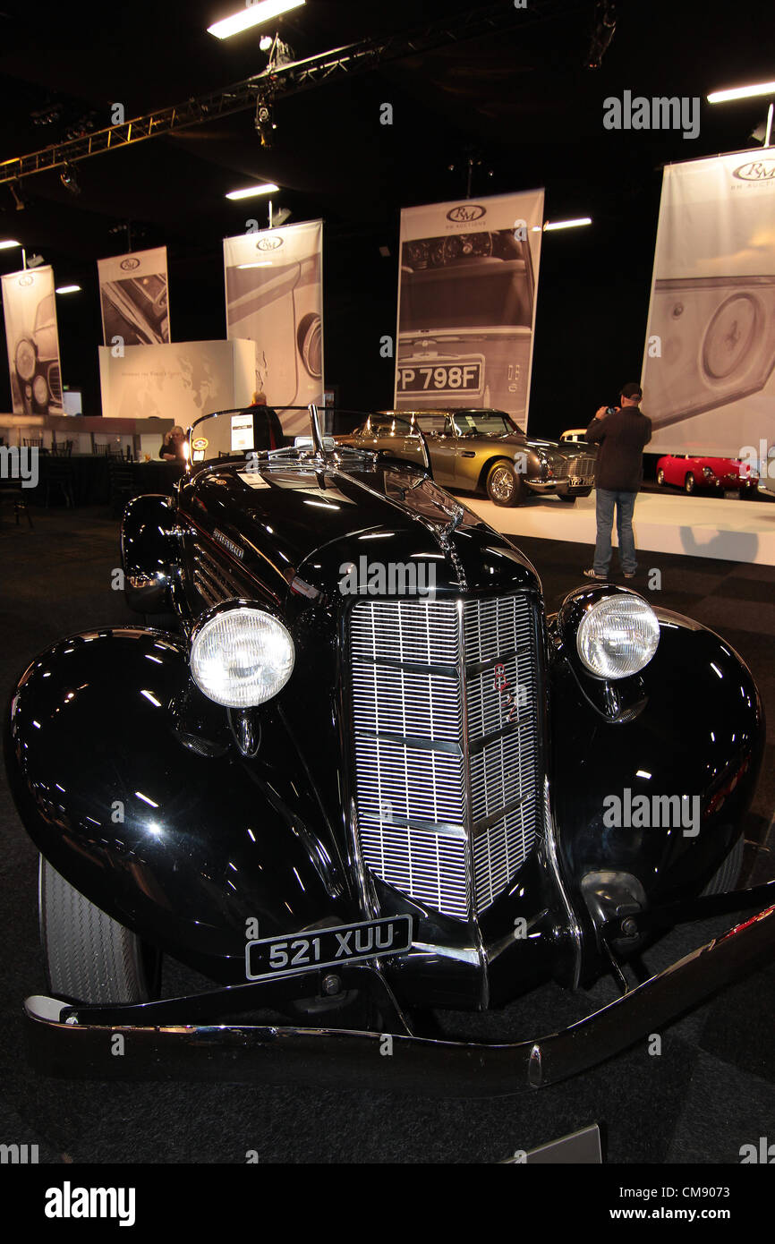 British car auction hi-res stock photography and images - Alamy