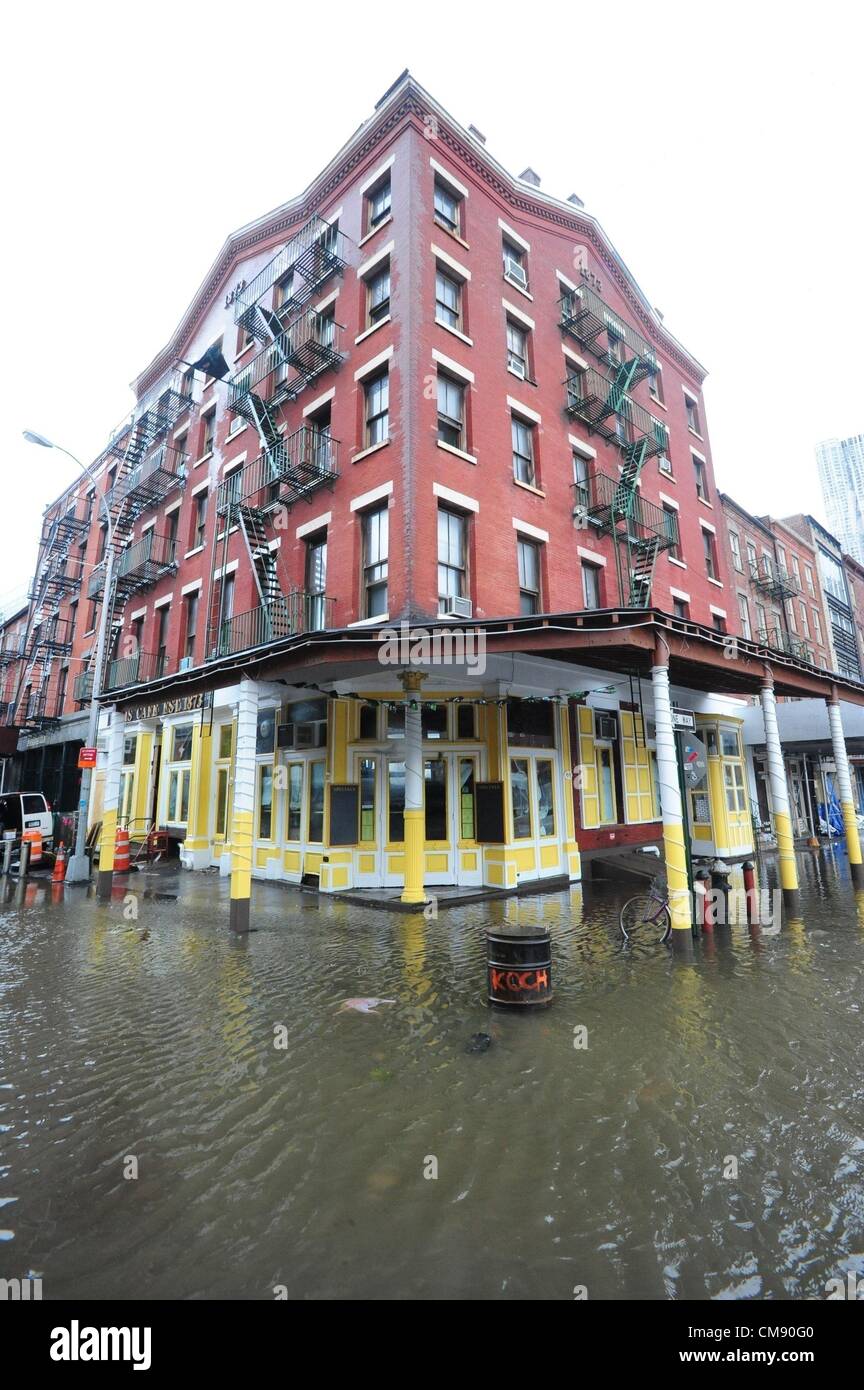 Oct. 30, 2012 - Manhattan, New York, U.S. - Flooded store fronts on ...