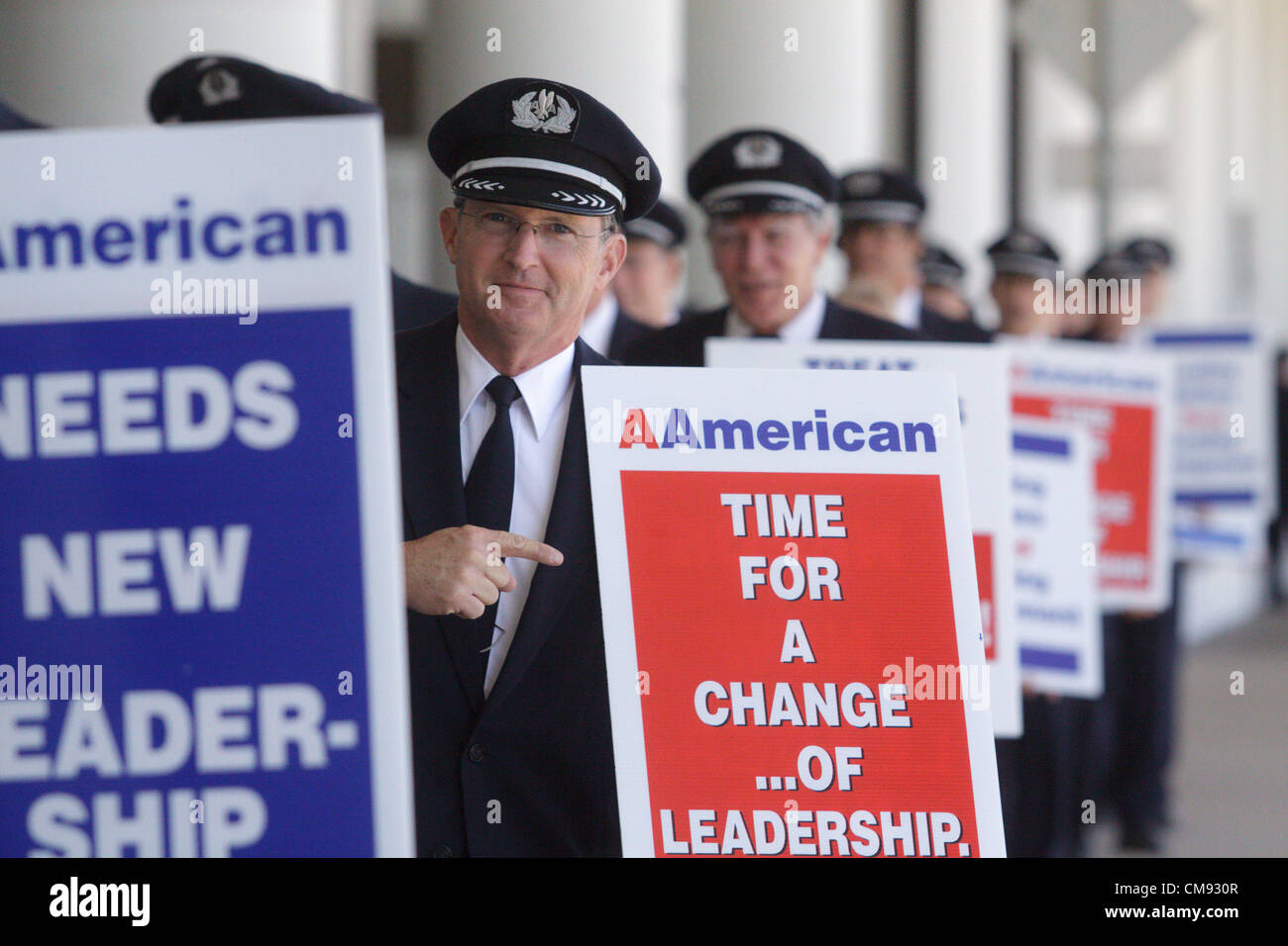 American airlines pilots protest hi-res stock photography and images ...
