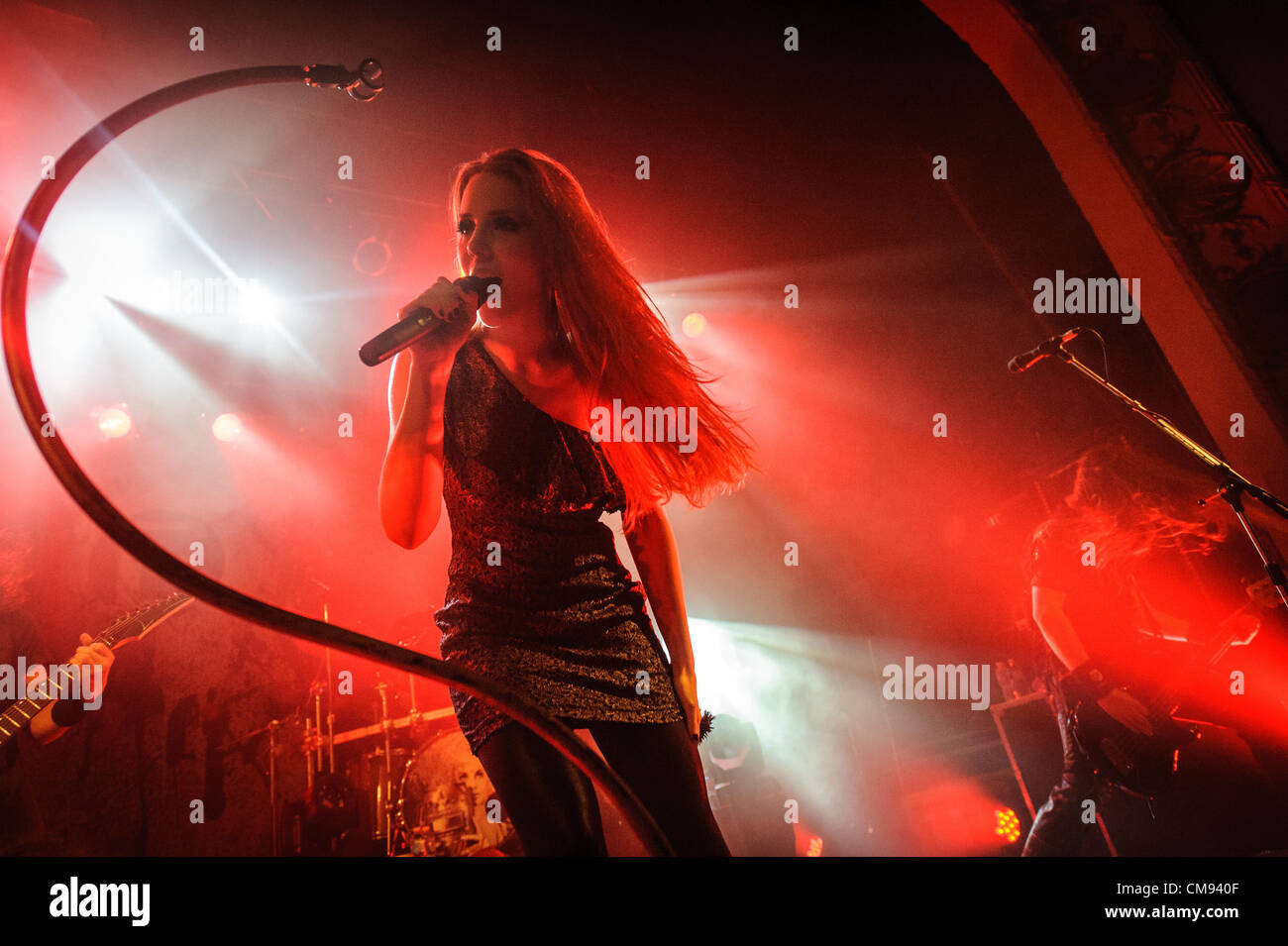 Simone simons hi-res stock photography and images - Alamy