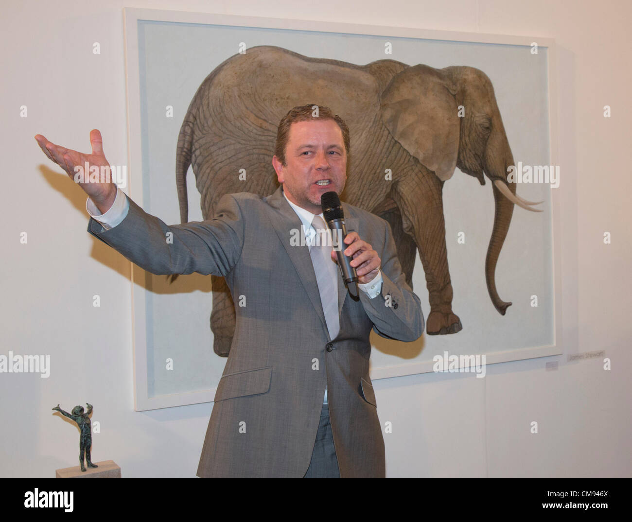 Impressionist comedian hi-res stock photography and images - Alamy