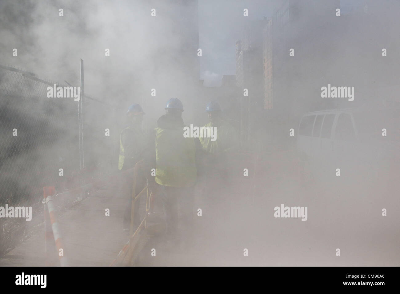 October,31st, New York, NY, USA : Con Edison workers work on a steam ...