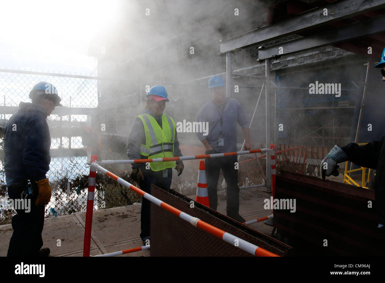 October,31st, New York, NY, USA : Con Edison workers work on a steam ...