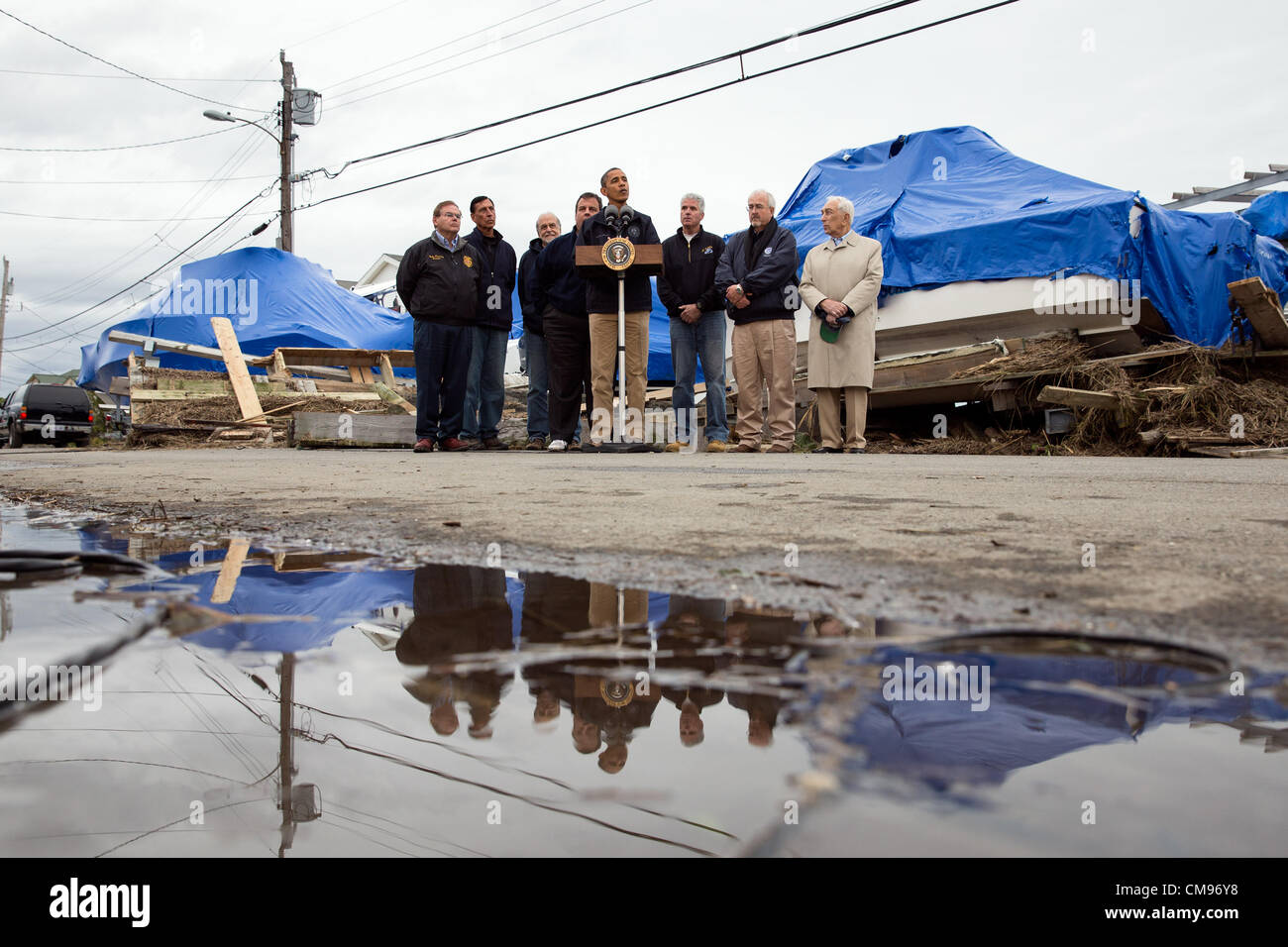Chris christie after hurricane sandy hi-res stock photography and ...