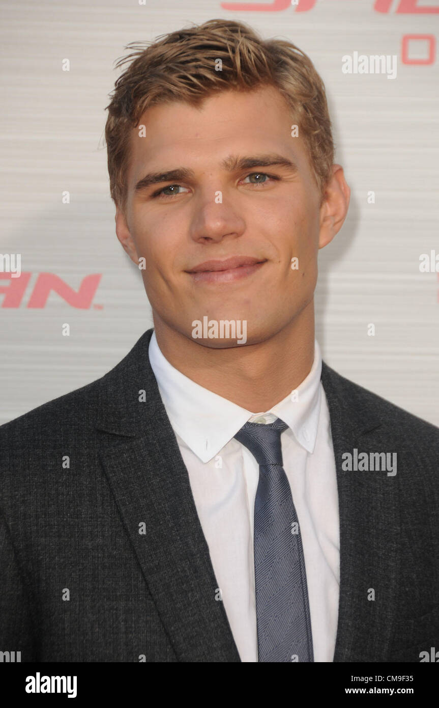 Chris zylka and the amazing hi-res stock photography and images - Alamy