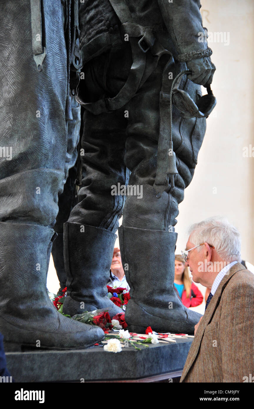 Sculptures airmen of bomber command memorial pavilion designed liam ...