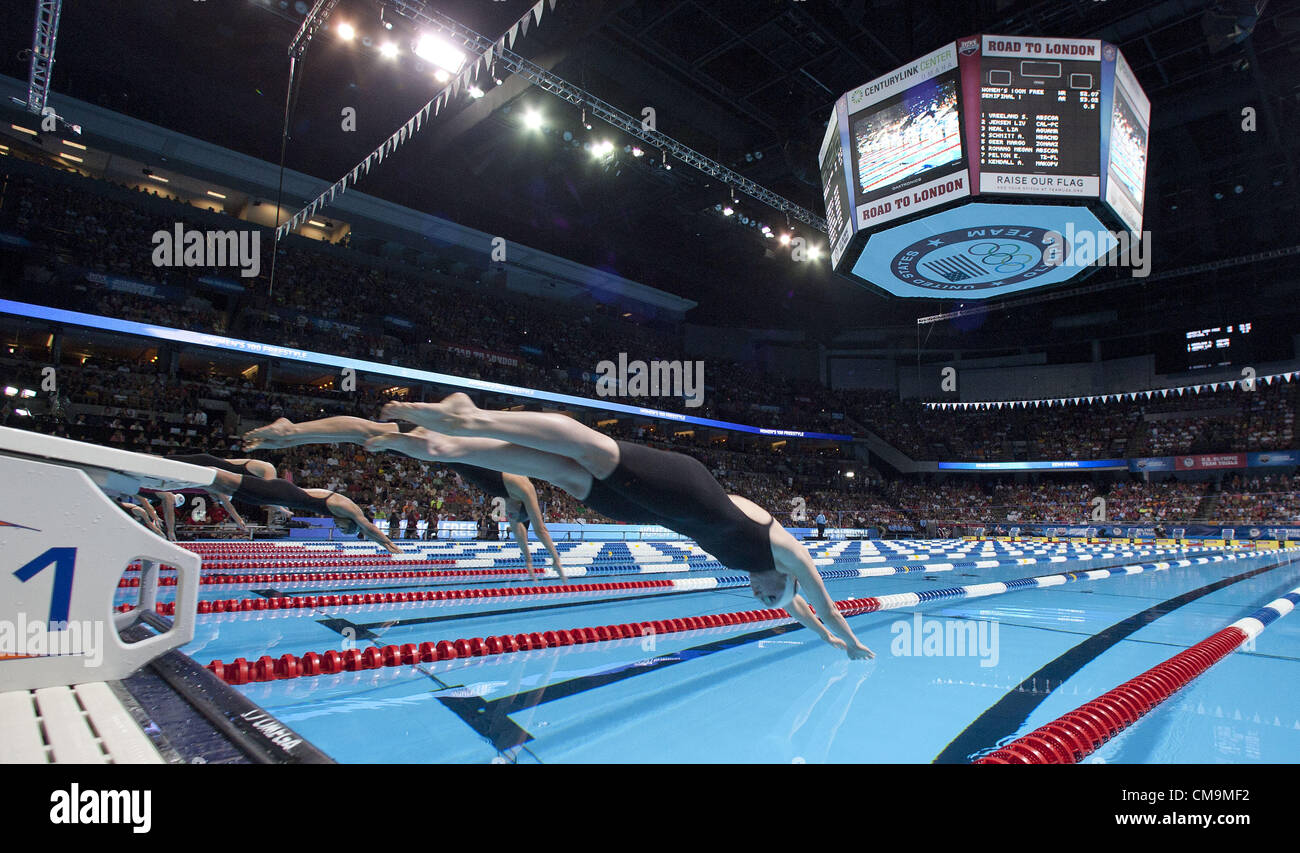 June 30, 2012 - Omaha, Nebraska, USA - Swimmers dive for Heat one of ...