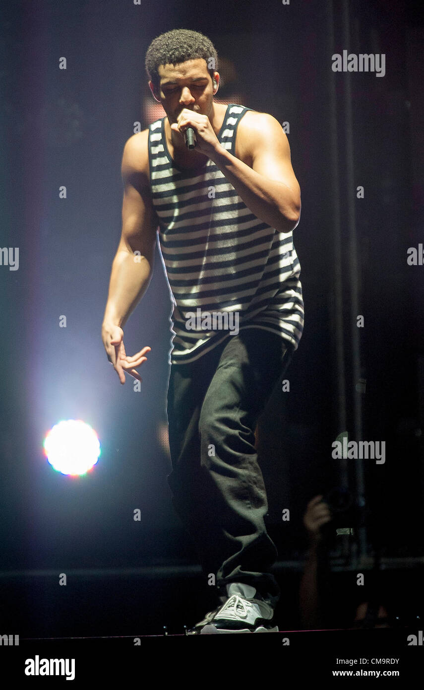 Drake rap 2012 hi-res stock photography and images - Alamy