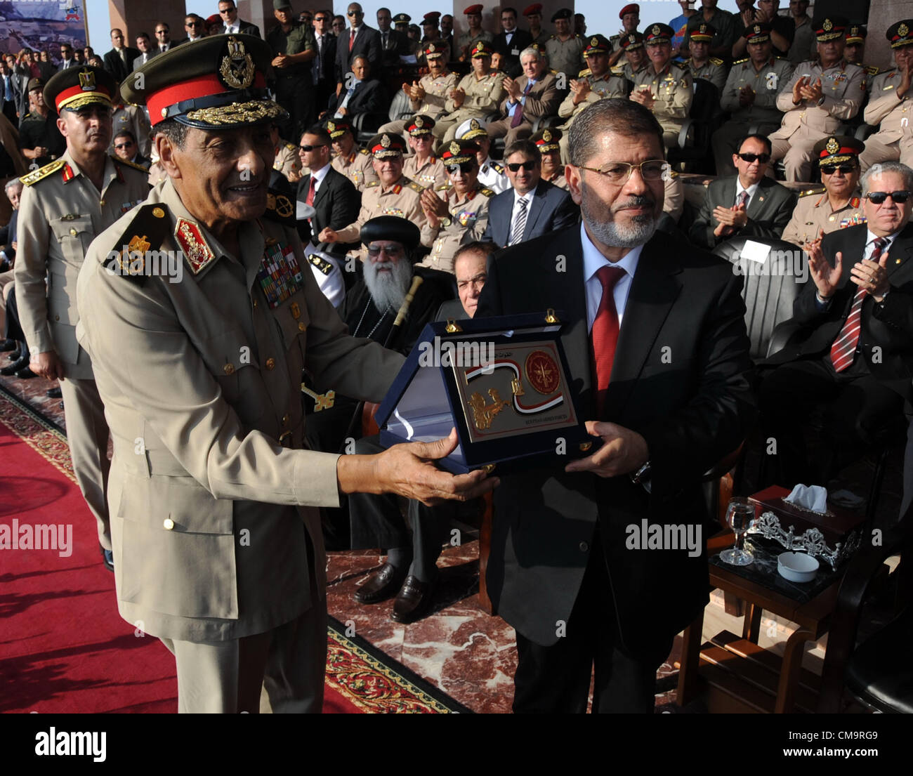 Egyptian military parade in cairo hi-res stock photography and images ...