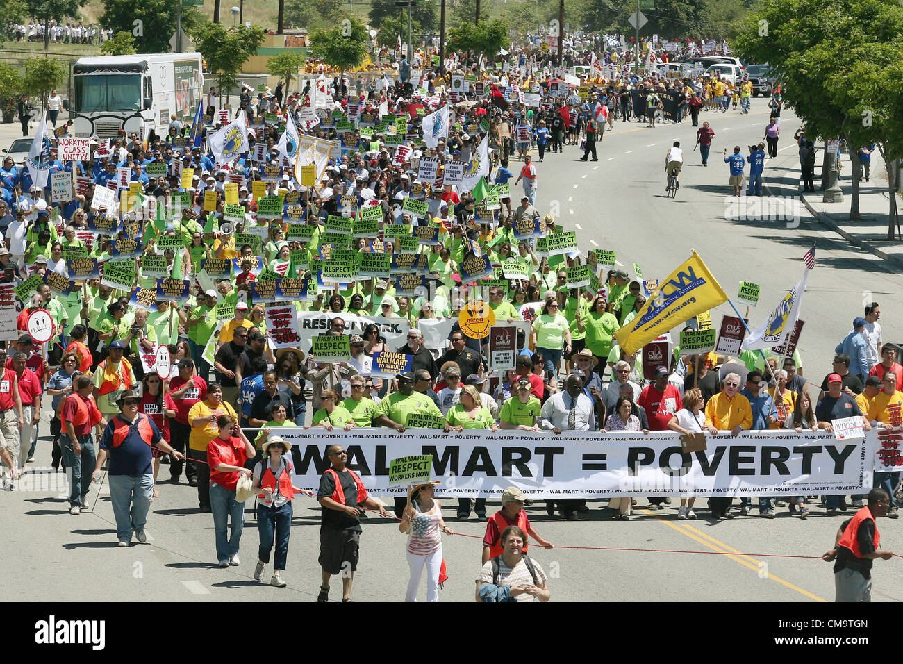 June 30, 2012 - Los Angeles, CA, USA - Thousands of union members and ...