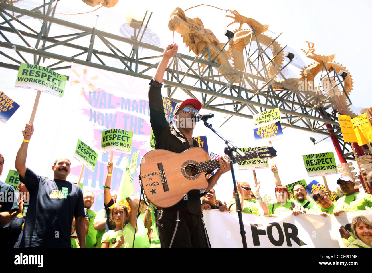 June 29, 2012 - Los Angeles, CA, USA - Tom Morello performs for ...
