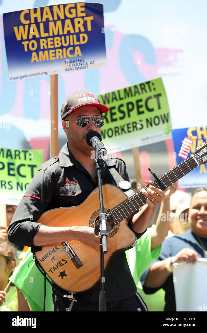 June 30, 2012 - Los Angeles, CA, USA - Tom Morello performs for ...