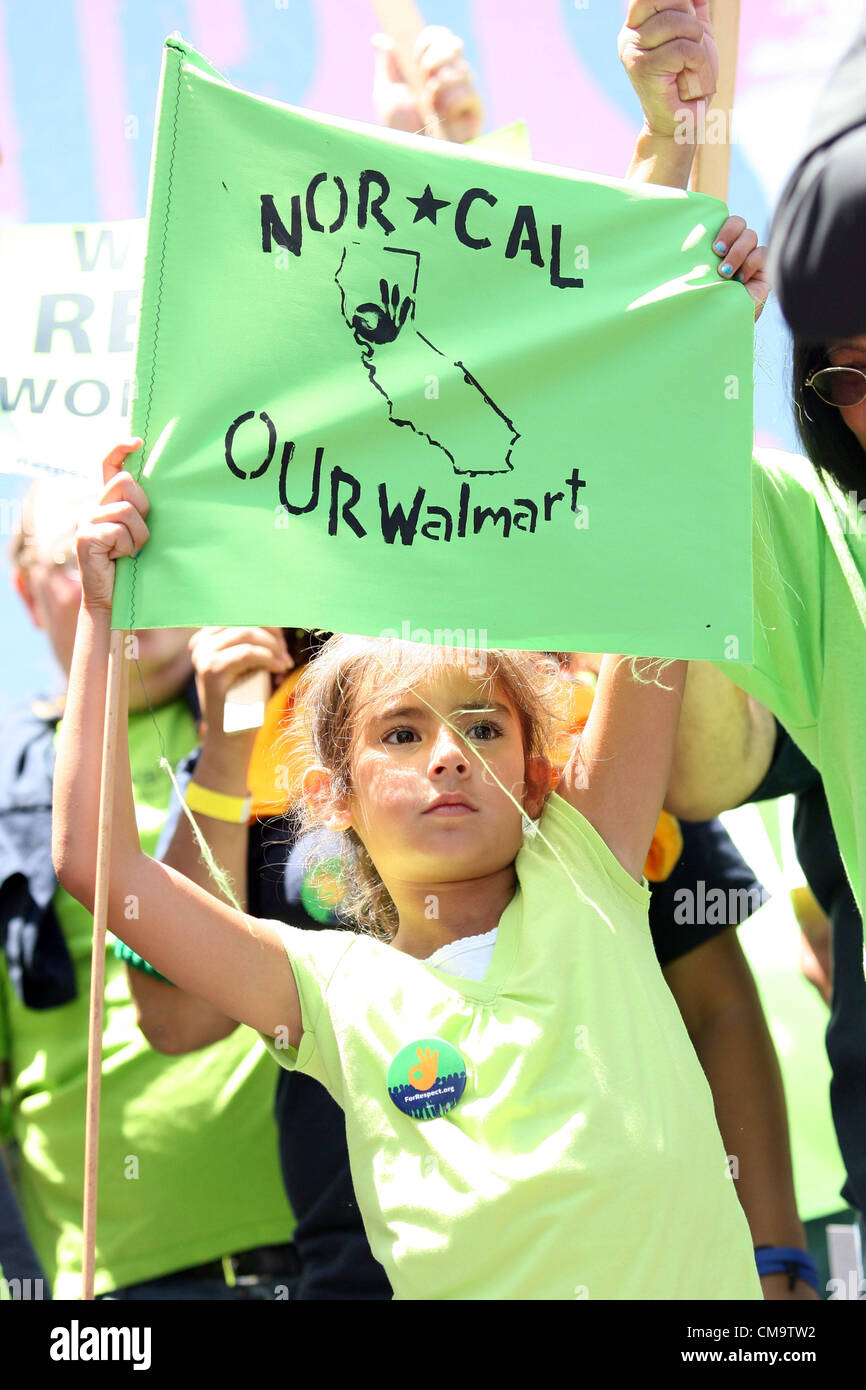 June 30, 2012 - Los Angeles, CA, USA - Thousands of union members and ...