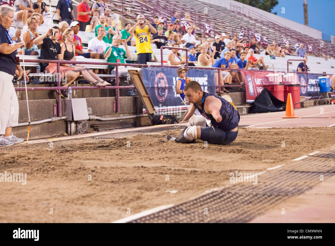 Quad amputee hi-res stock photography and images - Alamy