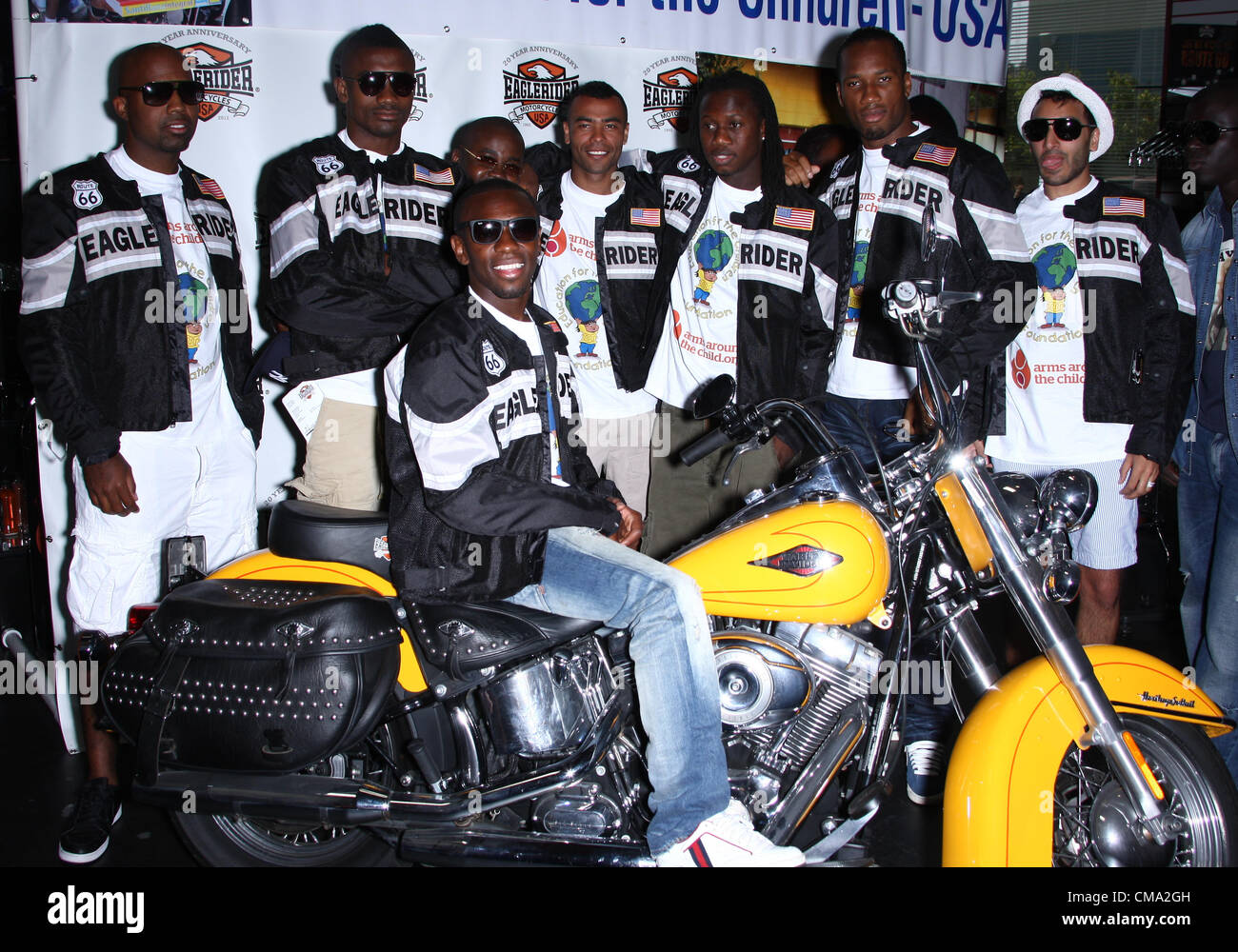 SHAUN WRIGHT-PHILLIPS & SOLOMON KALOU & ASHLEY COLE & DIDIER DROGBA ...