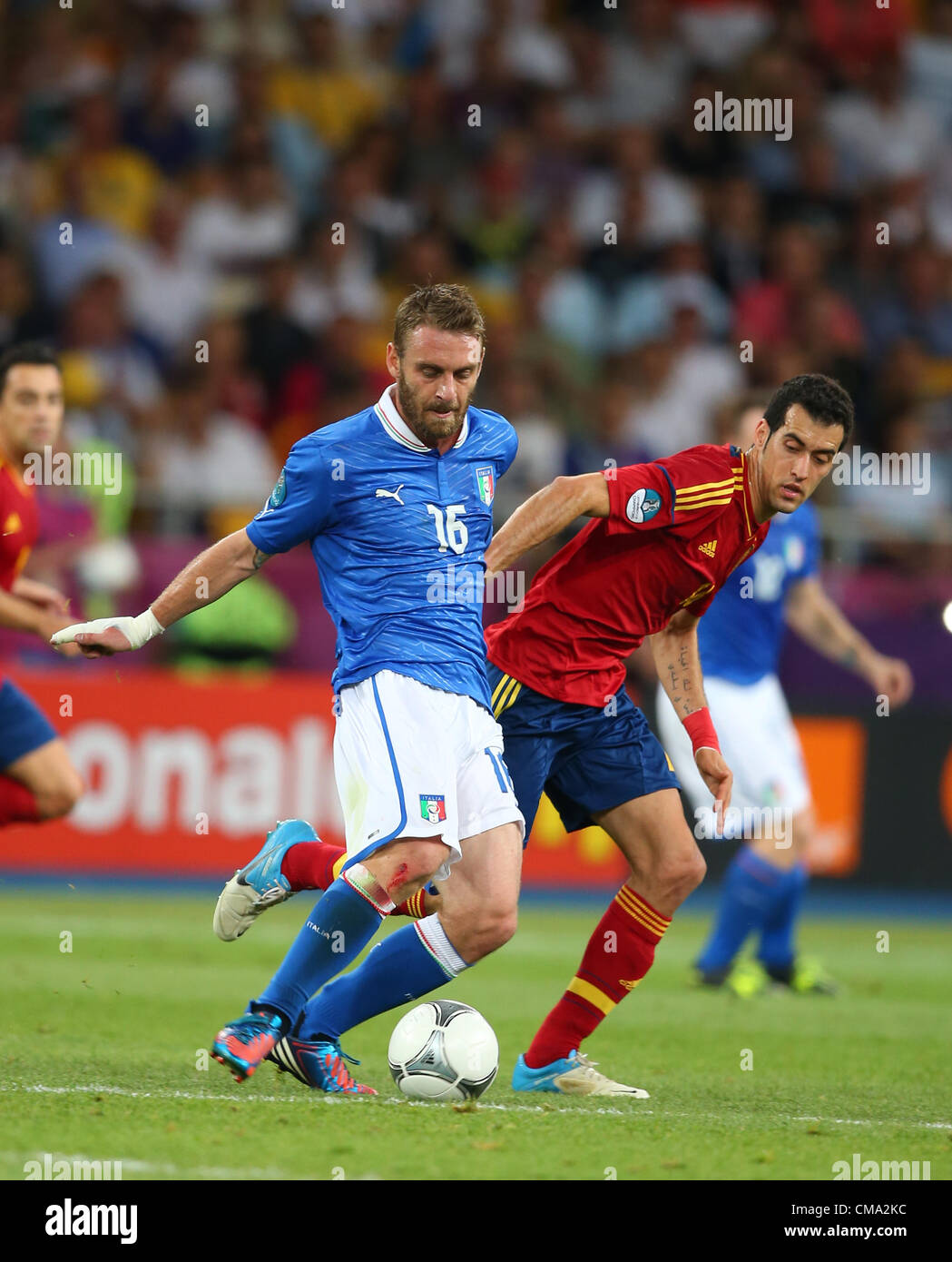 DANIELE DE ROSSI & SERGIO BUSQ SPAIN V ITALY EURO 2012 FINAL OLYMPIC ...