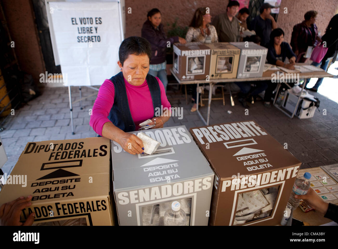 Mexican vote hi-res stock photography and images - Alamy