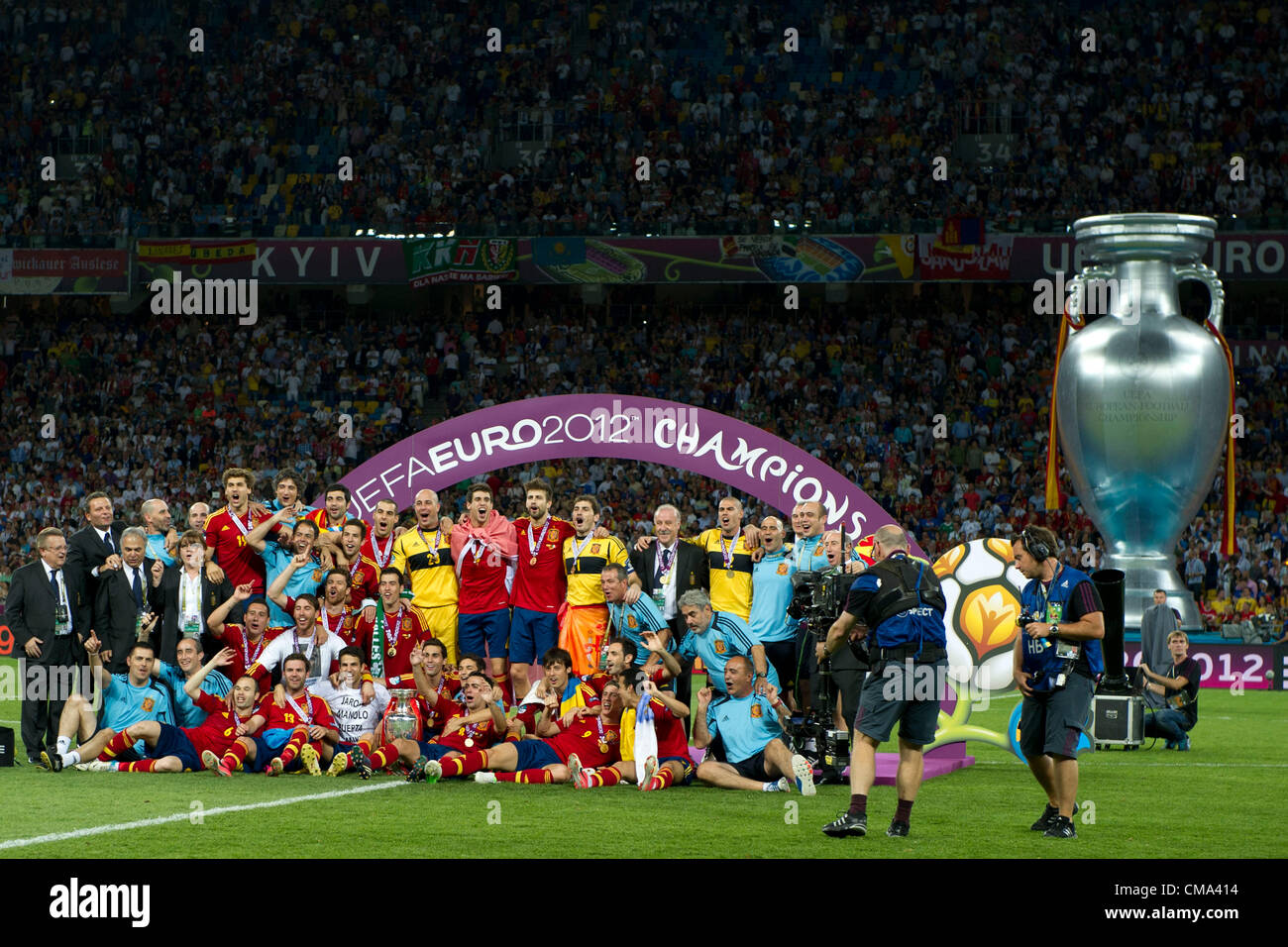 Spain euro 2012 final trophy hi-res stock photography and images - Alamy