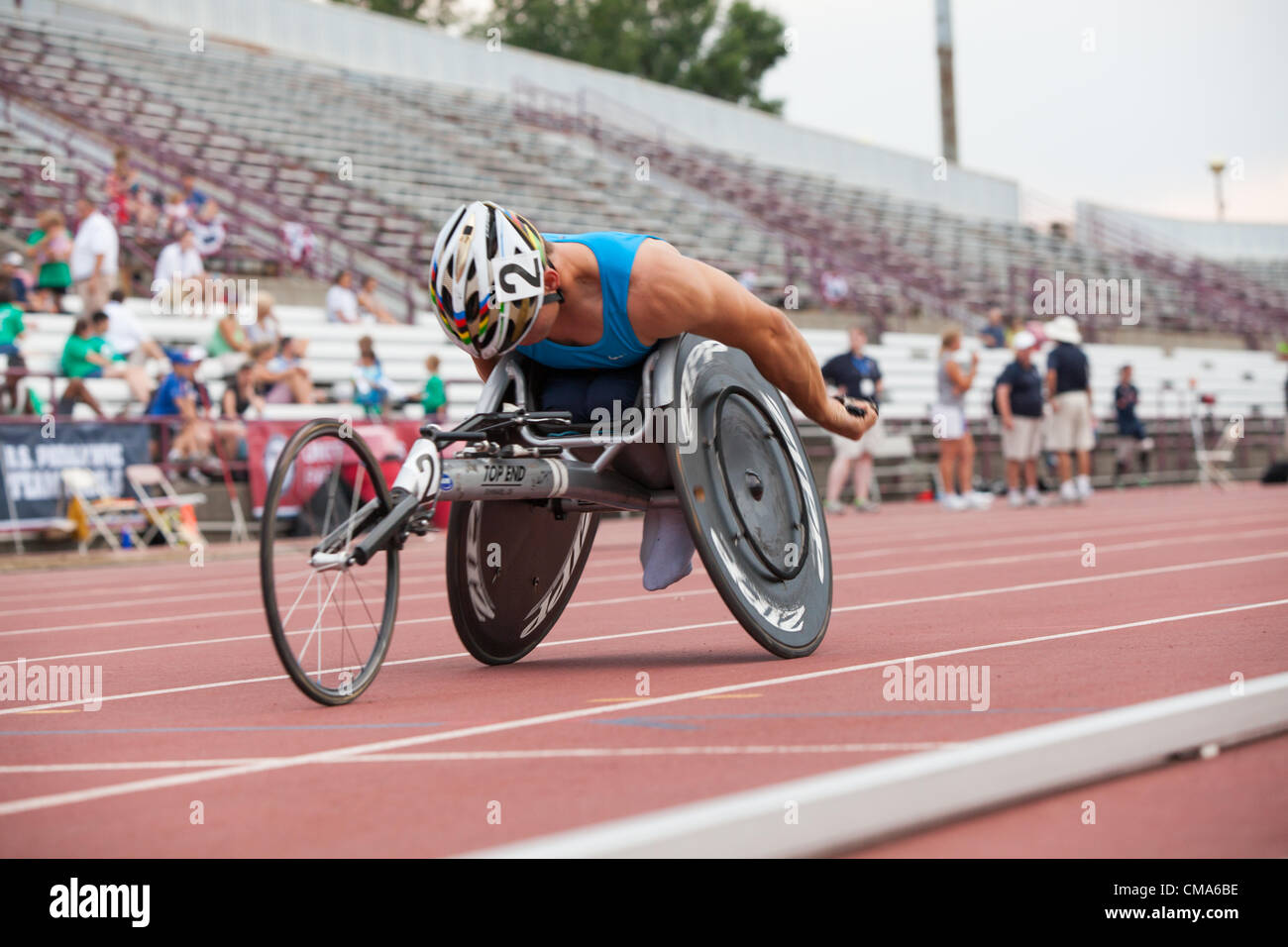Paralympic athlete in wheelchair hi-res stock photography and images ...