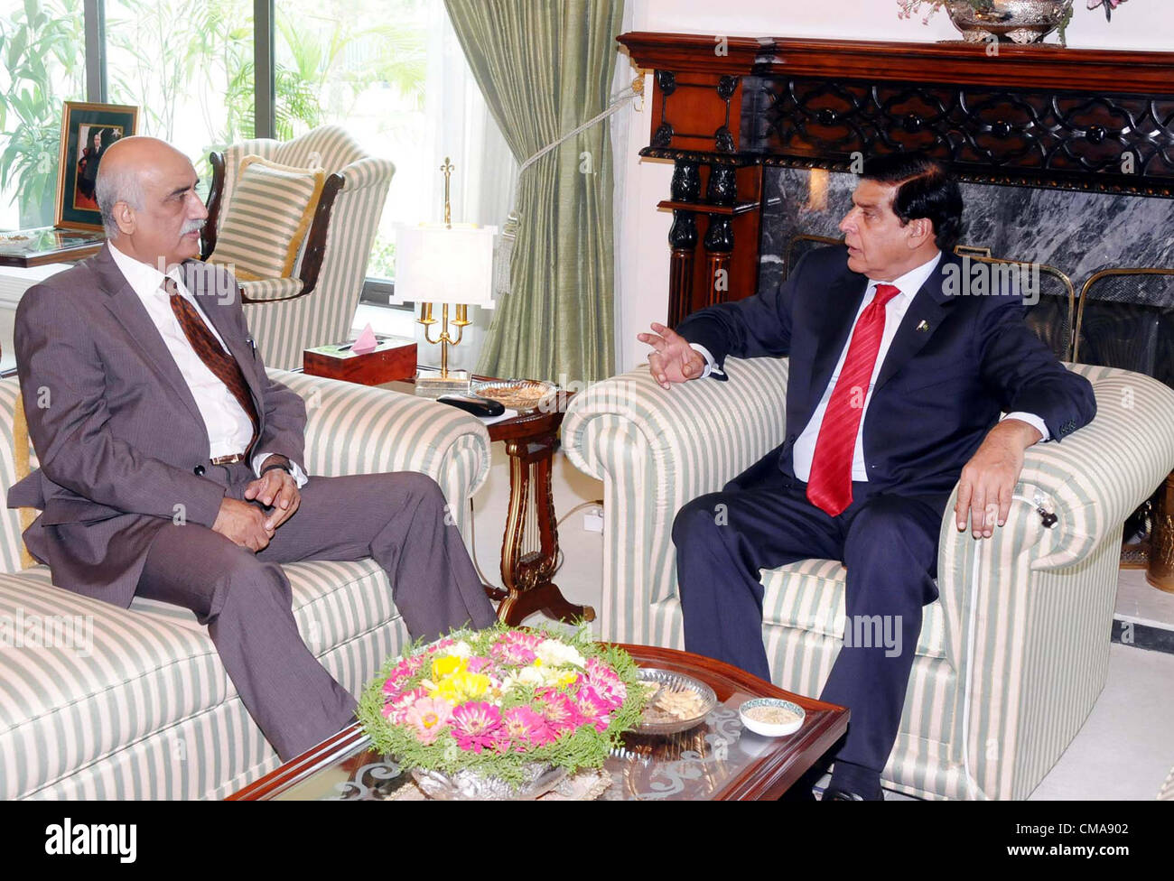 Syed khursheed ahmed shah hi-res stock photography and images - Alamy