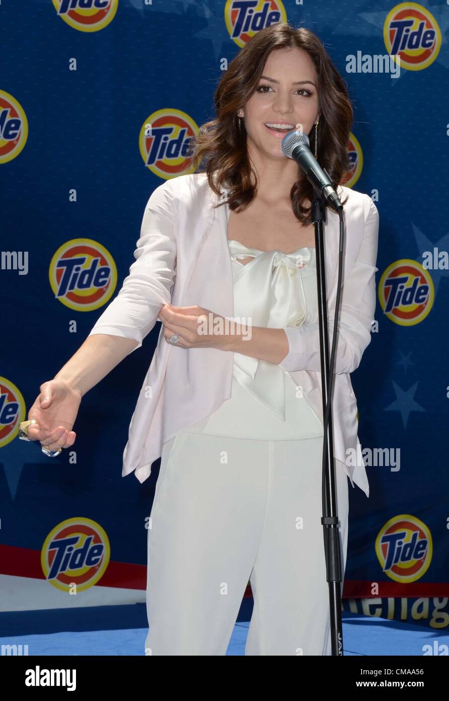 Katharine McPhee in attendance for Katharine McPhee sings National ...