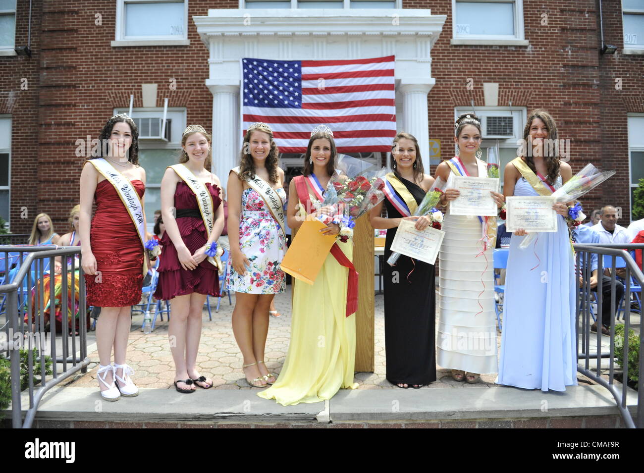 Teen beauty pageant hi-res stock photography and images - Alamy