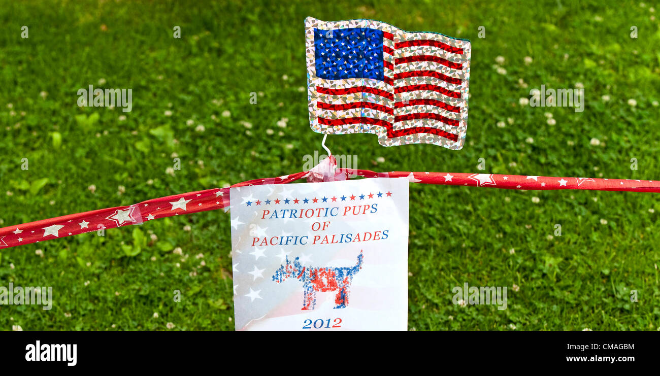 July 04, 2012 - Pacific Palisades, CA, USA - Signage on the route of ...