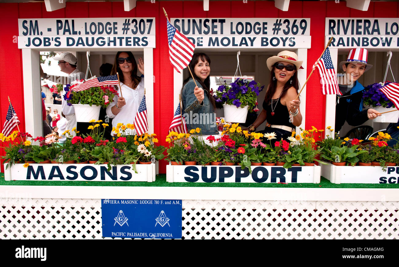 July 04, 2012 - Pacific Palisades, CA, USA - Participants ride a float ...