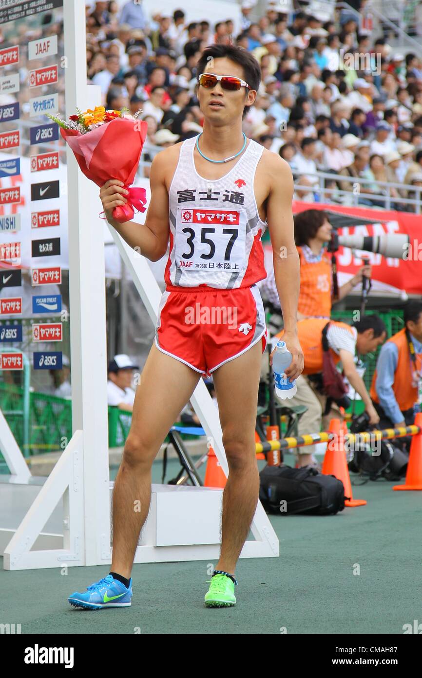 Mens 800m final hi-res stock photography and images - Alamy